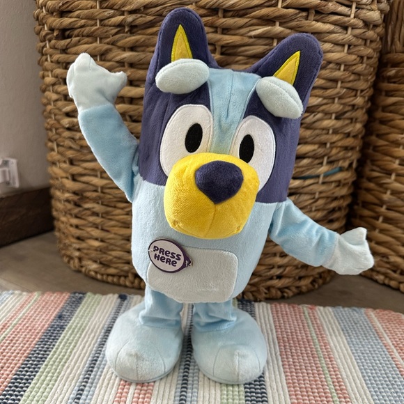 Bluey | Toys | New Bluey Dance Play Bluey 4 Animated Plush 55 Phrases ...
